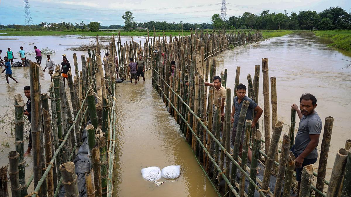 Bhutan releasing excess water from Kurichu dam; Assam districts on ...