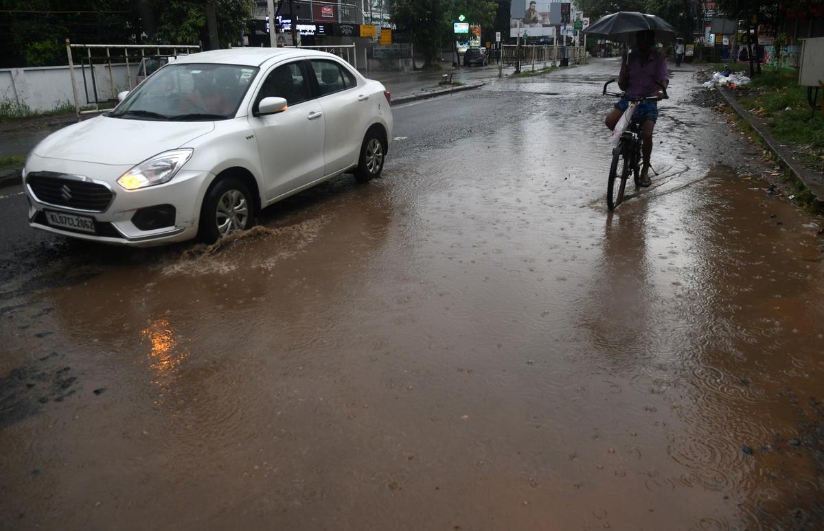 Despite HC directives, Kochi roads continue to be ridden with potholes - The Hindu