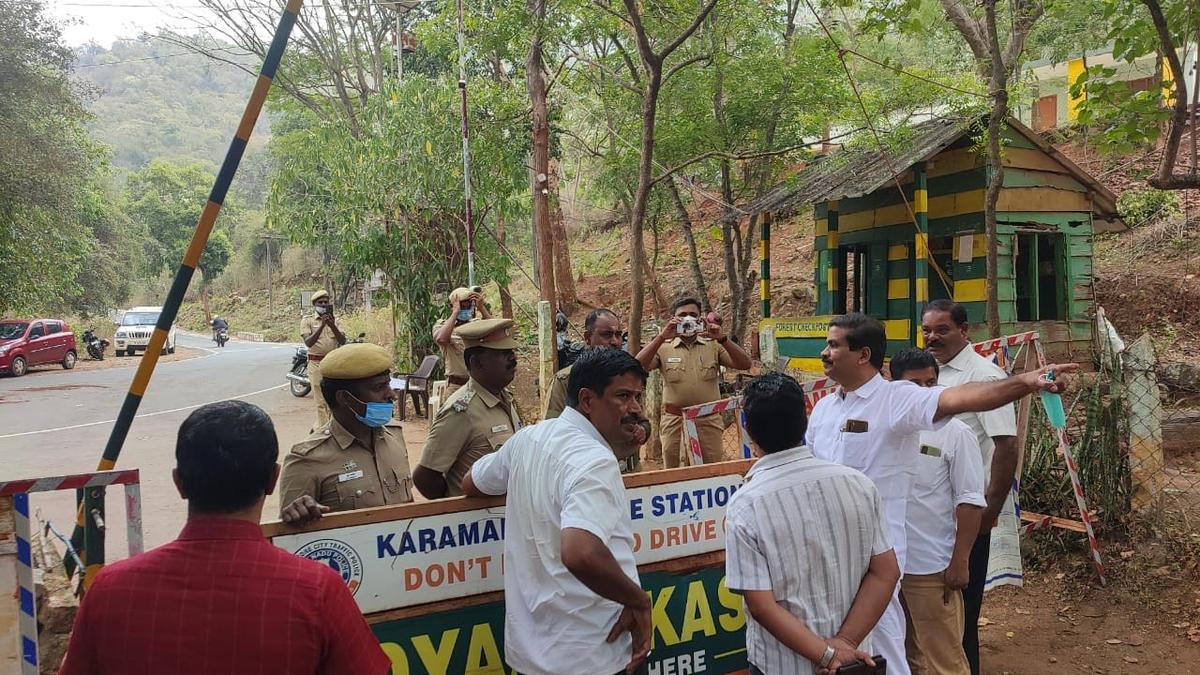 Kerala trade body seeks T.N. Forest Department to open Mulli checkpost ...