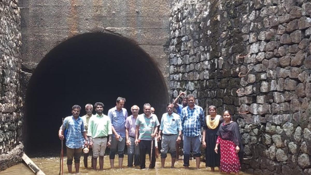 Engineers inspect tunnel that brings water from Mullaperiyar dam - The ...