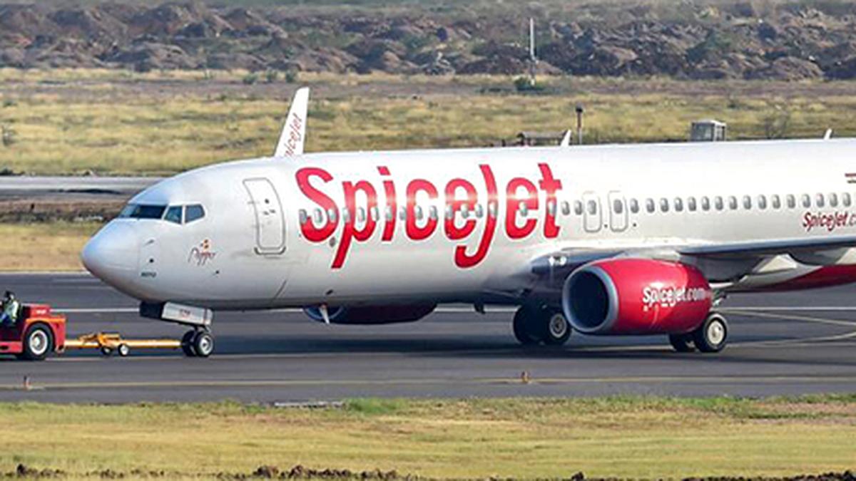 Durgapur-bound SpiceJet flight returns to Chennai after engine glitch ...