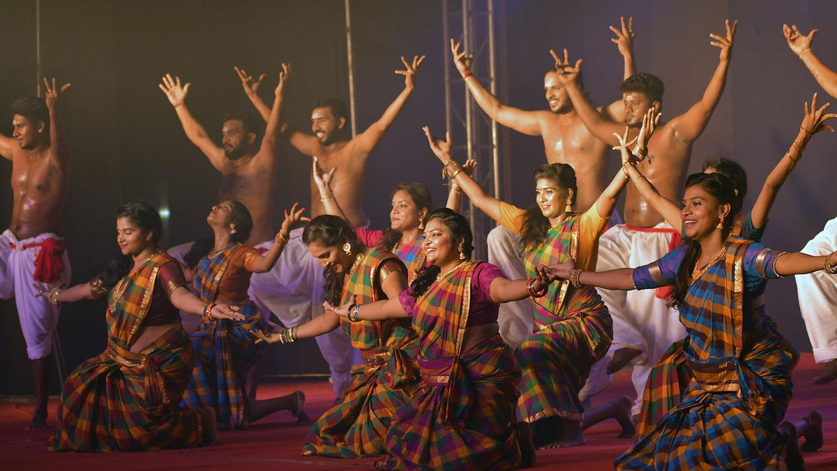 Valour of Velu Nachiyar comes alive on stage - The Hindu