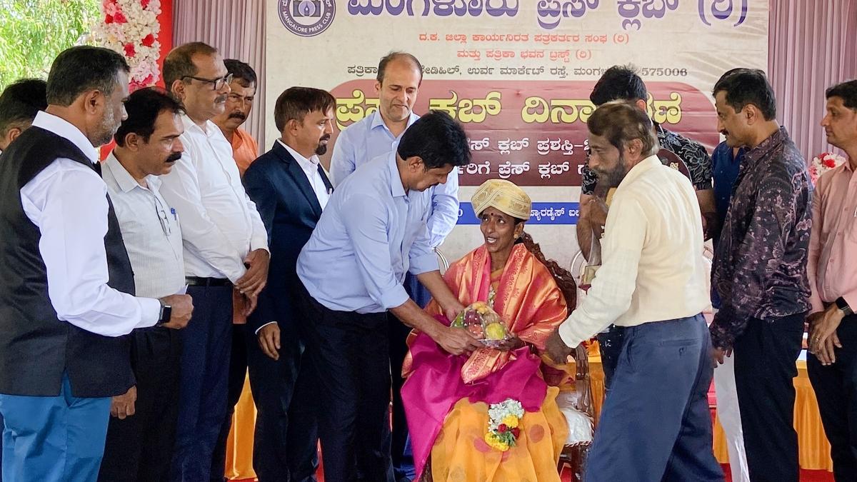 Stray animal caretaker Rajani Shetty receives Mangaluru Press Club ...