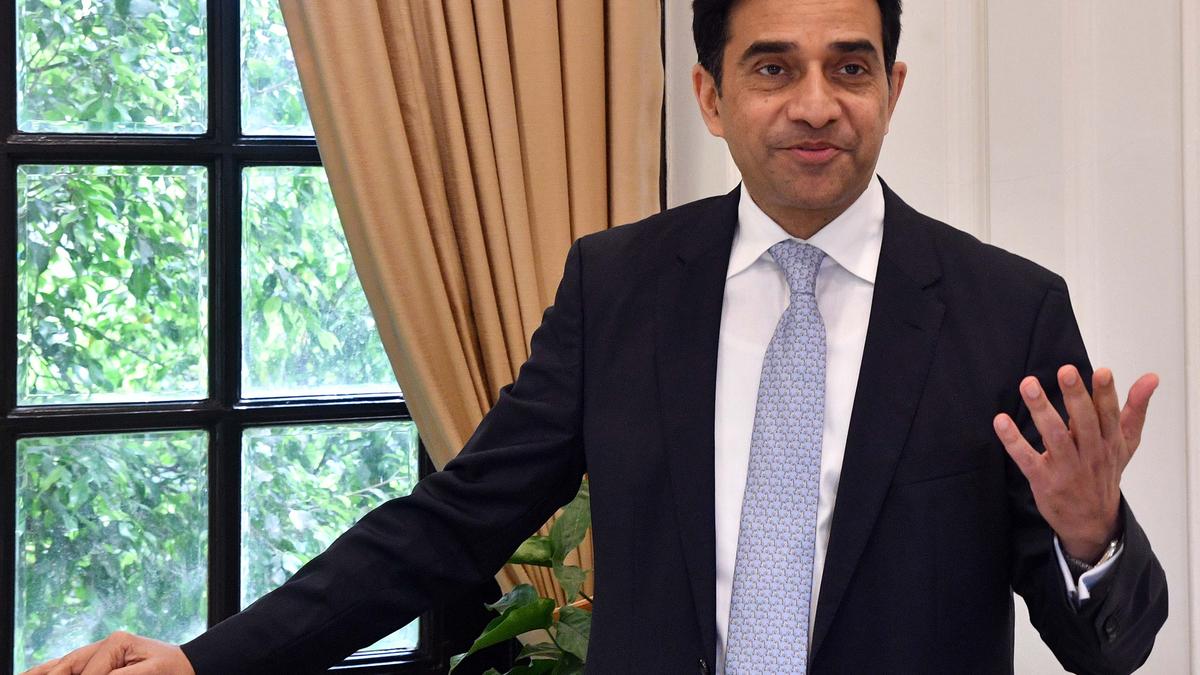 DLF gets booking for 1,113 luxury flats worth ₹7,200 crore in pre ...