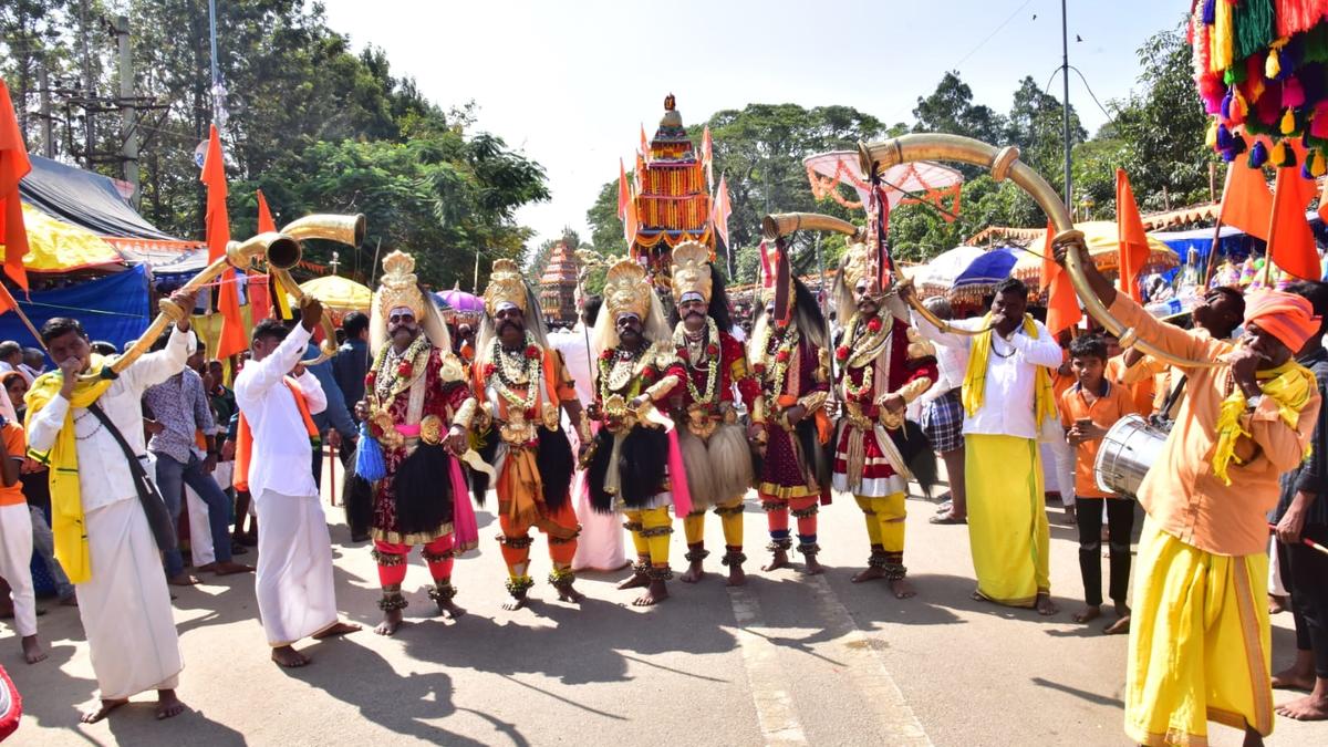 Thousands of devotees throng Suttur Jathra in Mysuru - The Hindu