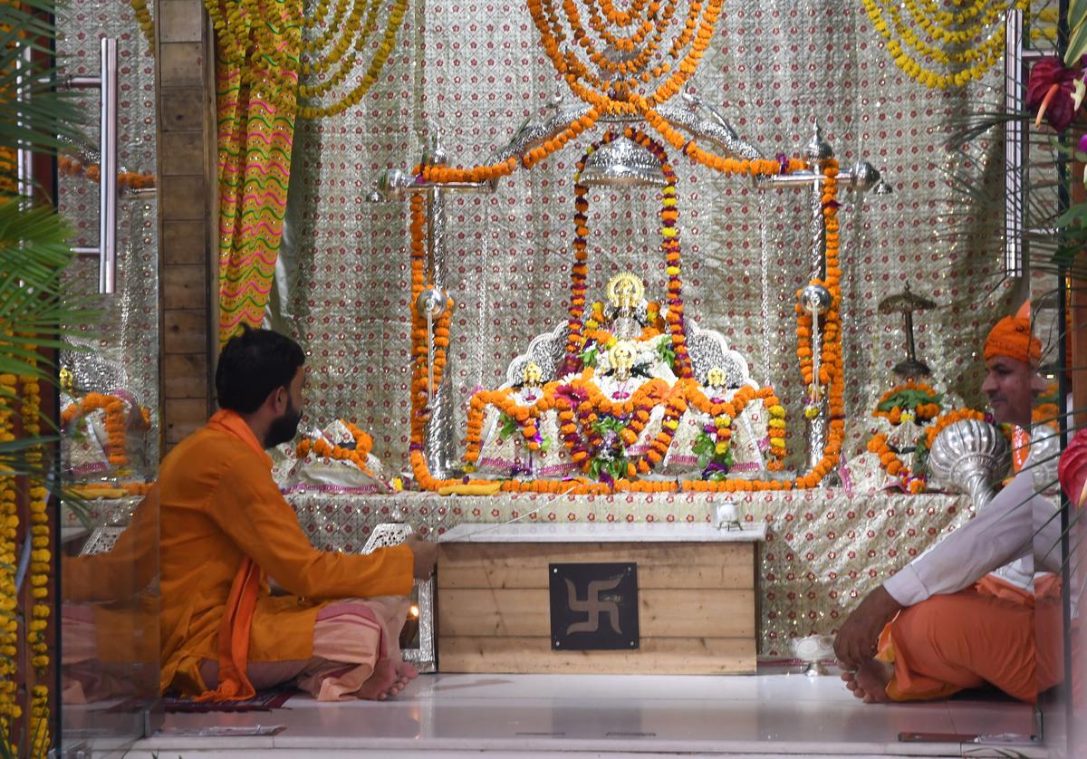Old idol of Ram Lalla to be placed in front of new idol - The Hindu