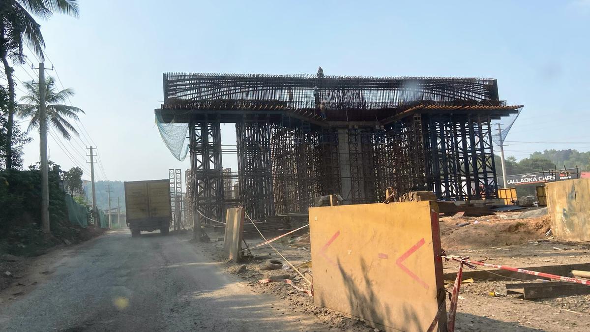 Stark contrast in NHAI work on highways in Karnataka and Kerala - The Hindu