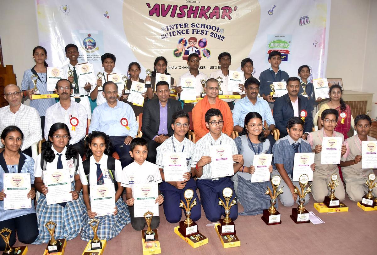 Students told to keep experimenting, questioning for bringing innovation - The Hindu