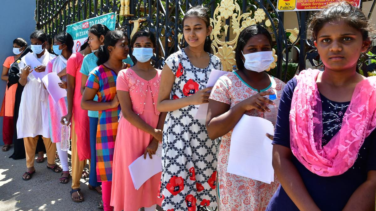 6,226 students appear for NEET in Tirunelveli district - The Hindu