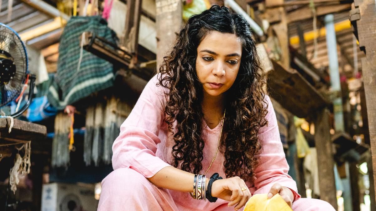 Lakshmi Madhavan explores identity, heritage through kasavu cloth, bridging art and tradition ...