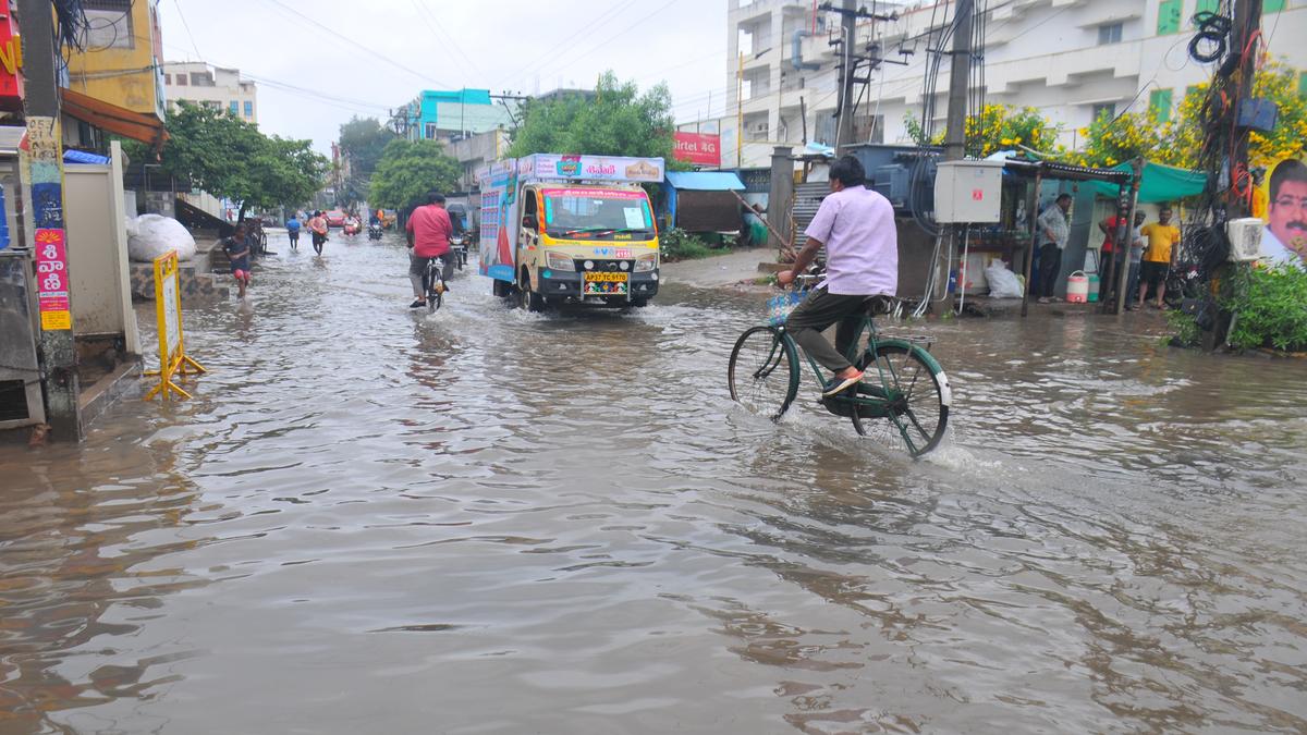 Andhra Pradesh: Potharaju canal causes misery again as rainwater floods ...