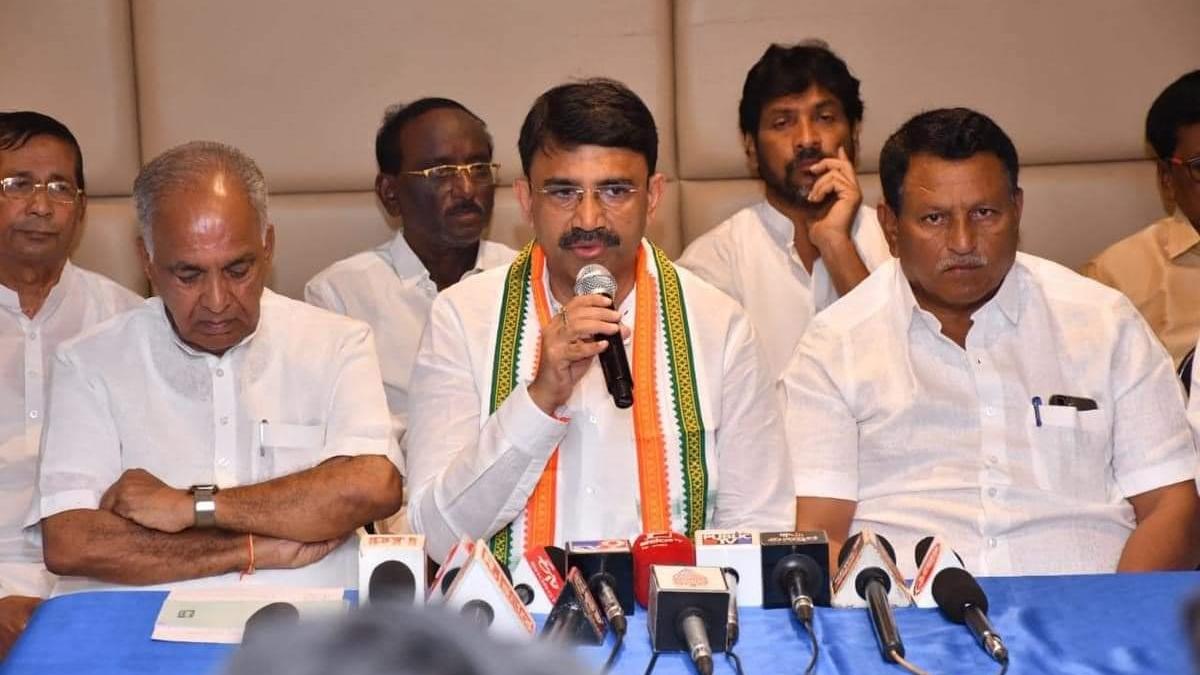 Congress nominee Kumar Naik exudes confidence of his victory in Raichur ...