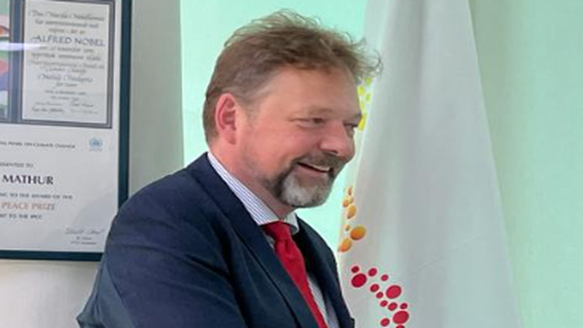 India, other countries feeling weight of "big" nation need to find ways ...