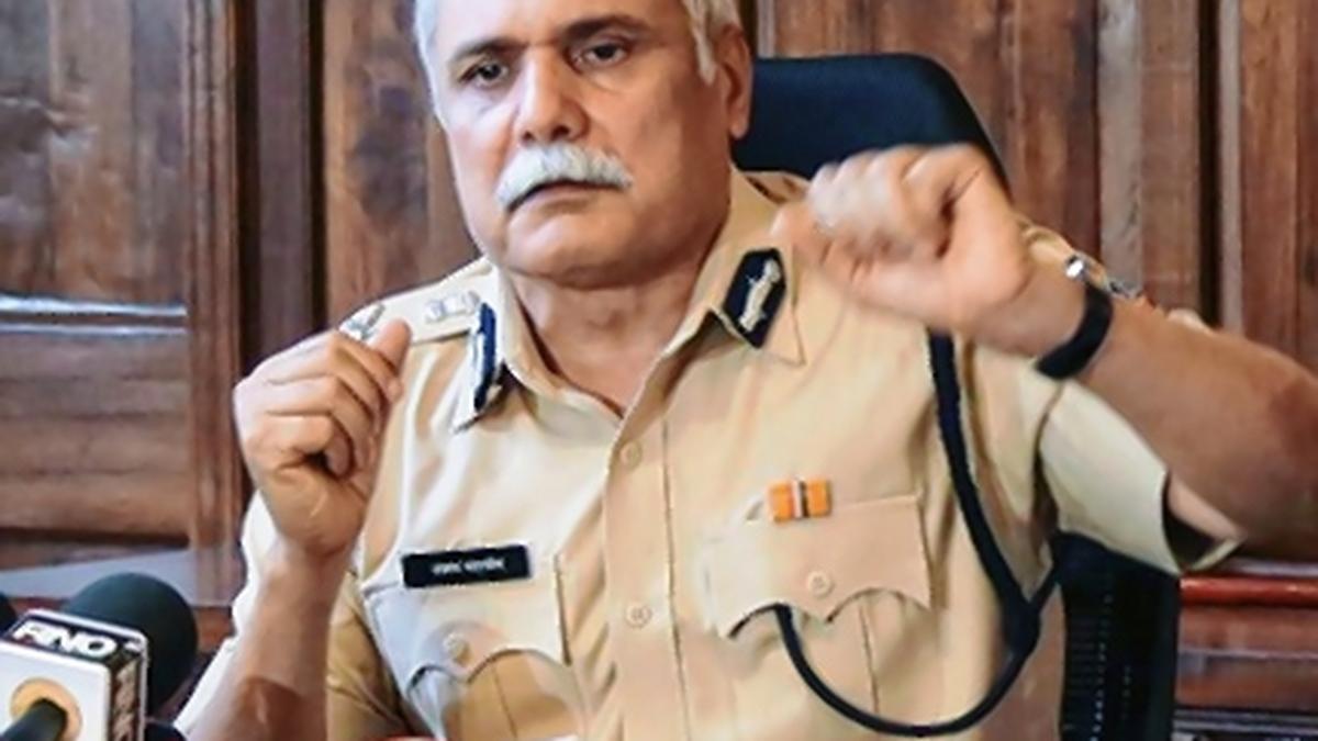 Phone tapping | Former Mumbai police commissioner Sanjay Pandey appears ...