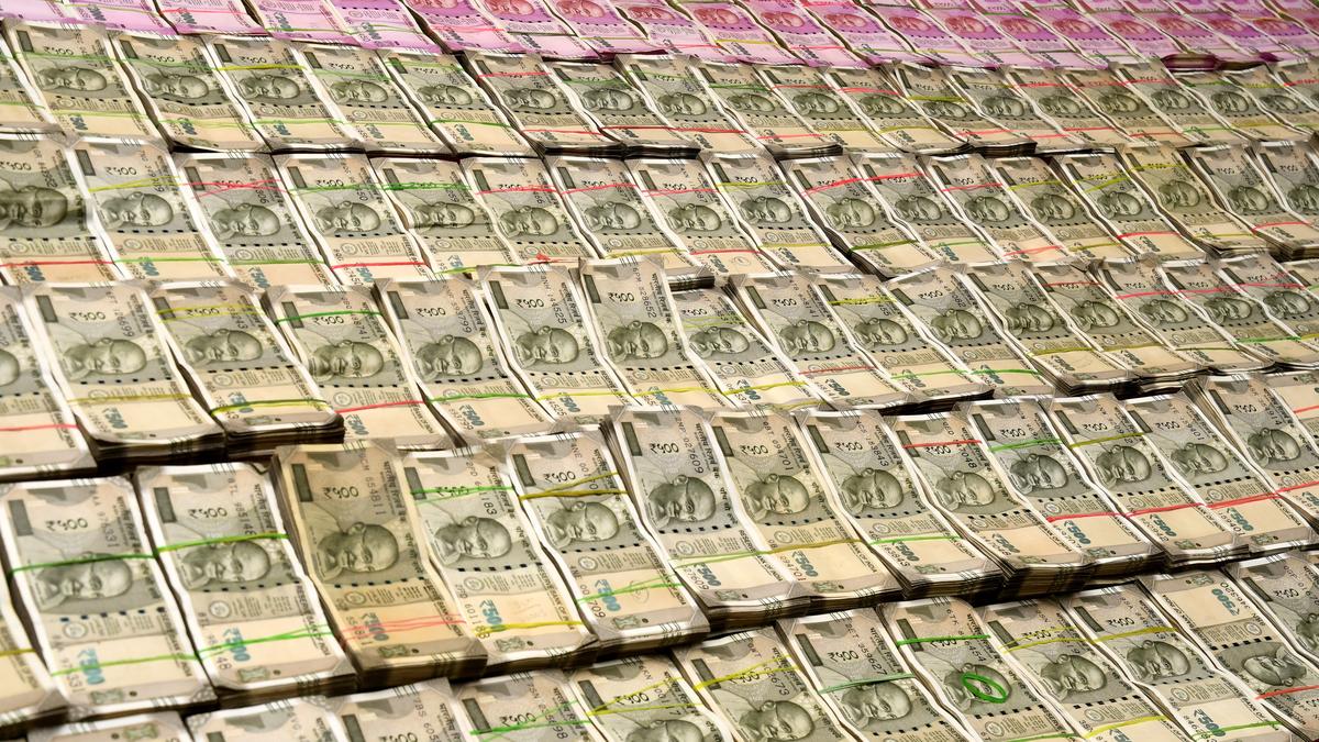 ₹63 lakh in hawala transaction seized - The Hindu