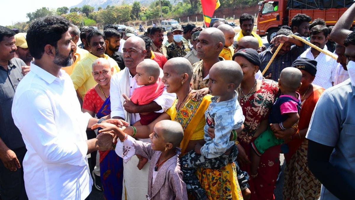 Housing scheme beneficiaries pour out their woes to Lokesh during Yuva ...