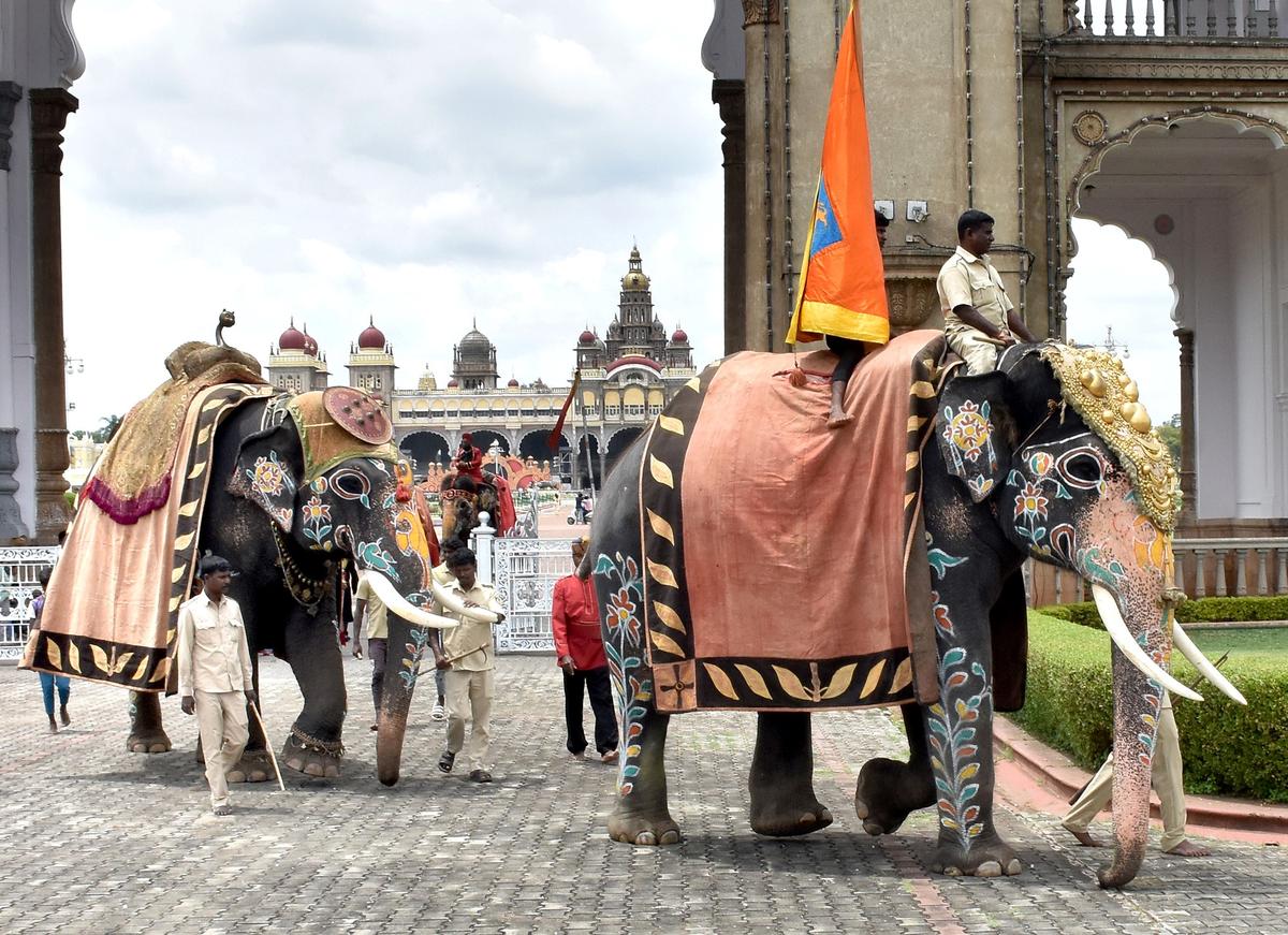 Traditions of a bygone era come alive in the Mysuru palace - The Hindu