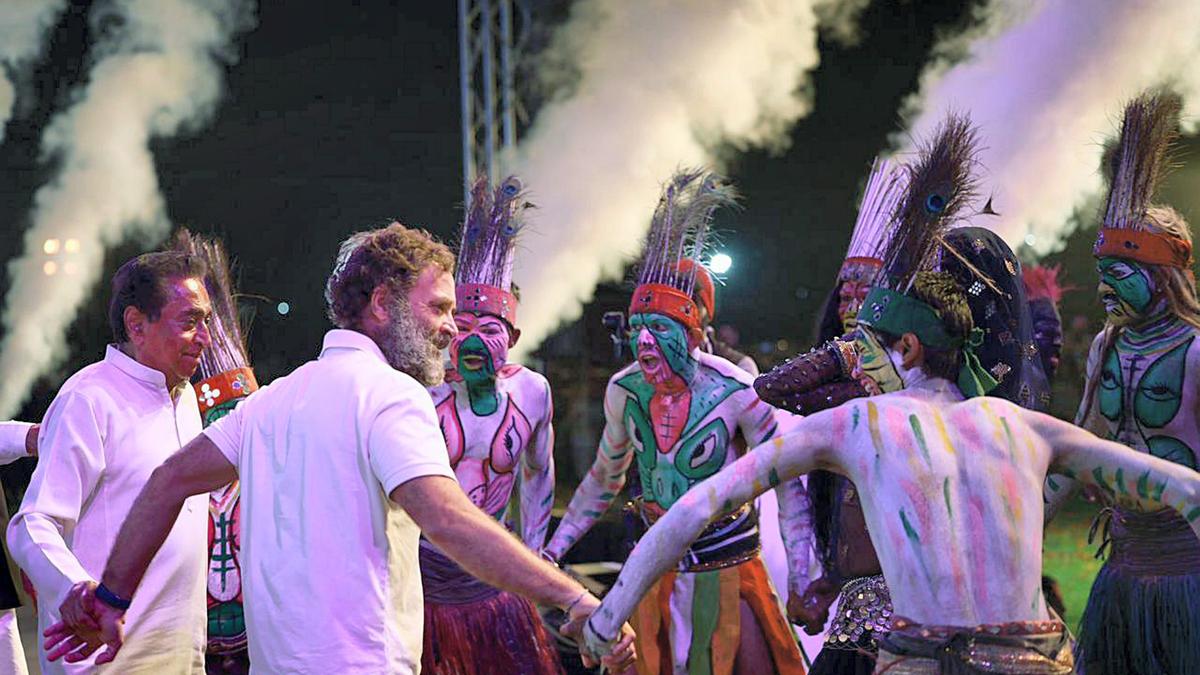 Bharat Jodo Yatra enters Rajasthan to grand welcome, Rahul says ...