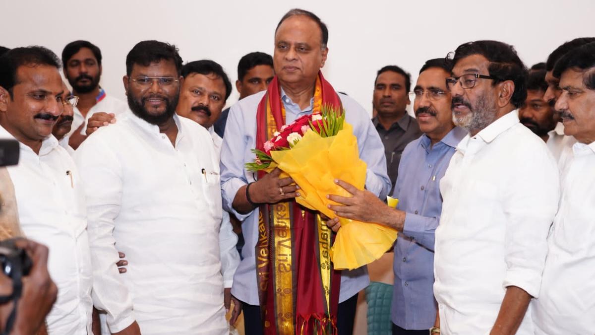 Nellore Telugu Desam leaders call on Vemireddy Prabhakar Reddy and ...