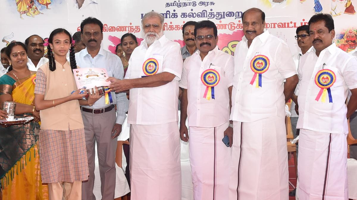 Minister felicitates winners of district-level ‘Kalai Thiruvizha ...