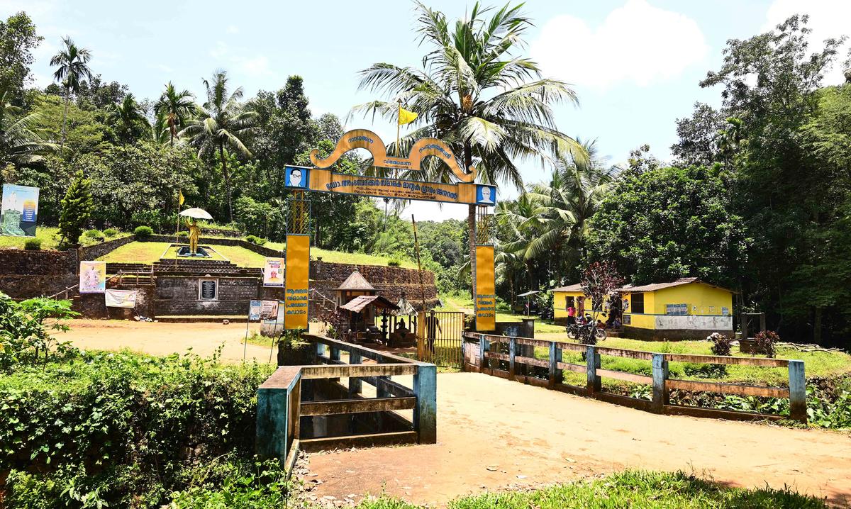 The invisible children in Chengara’s protest land - The Hindu