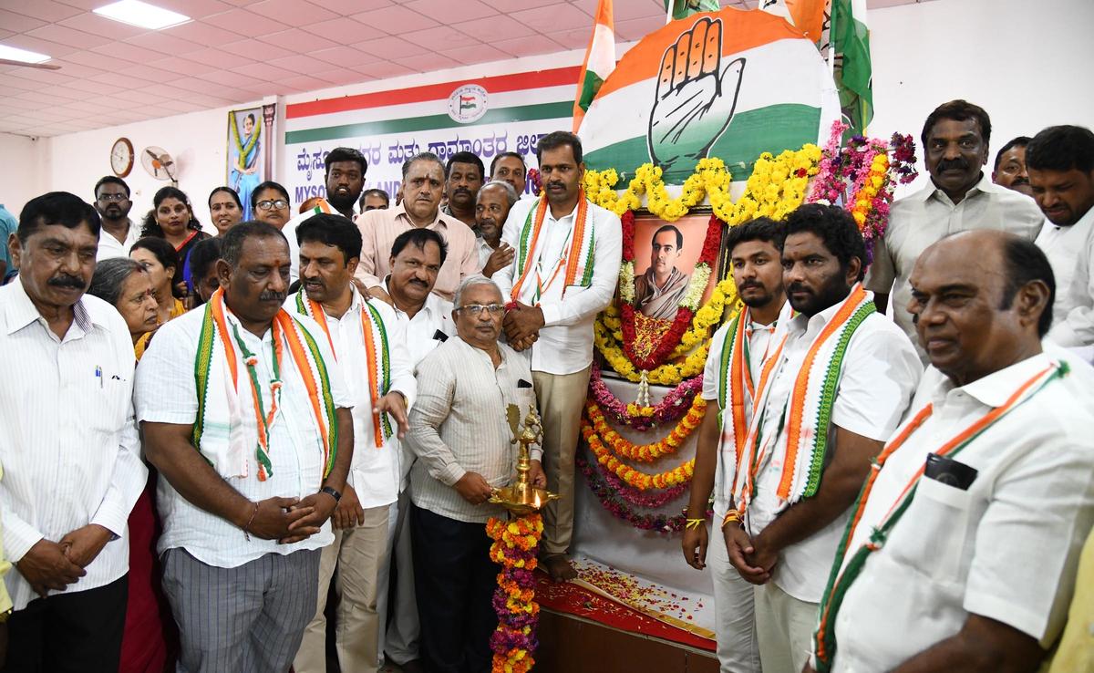 Newly elected Congress MLAs felicitated in Mysuru - The Hindu