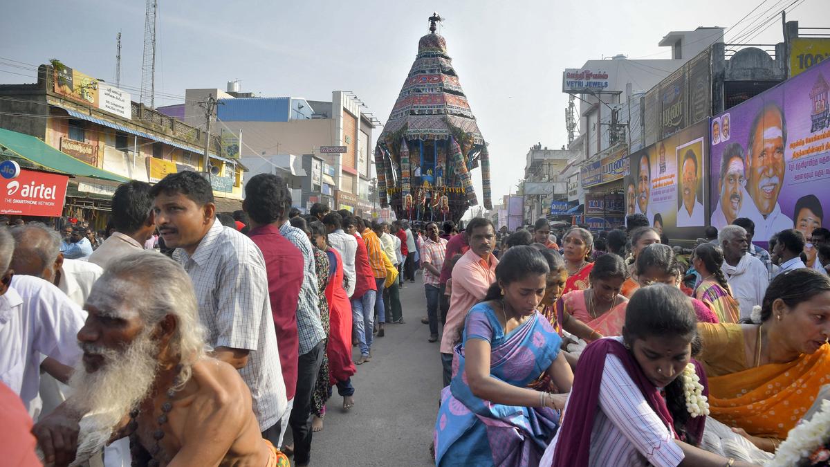 Temple car festival held at Villianur - The Hindu
