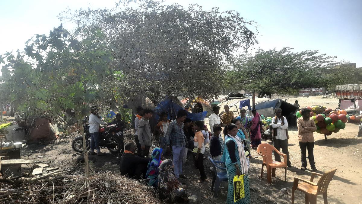 Slum dwellers oppose eviction drive in Kalaburagi - The Hindu