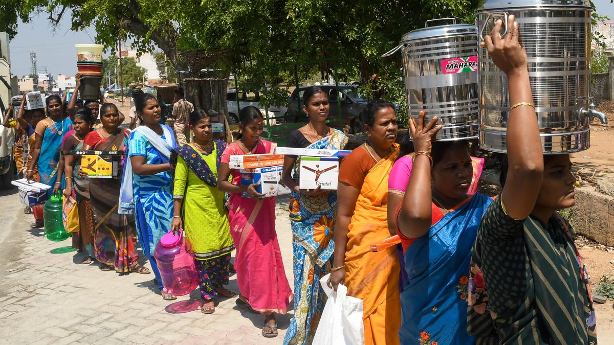 School gets better facilities through ‘Kalvi seer’ - The Hindu