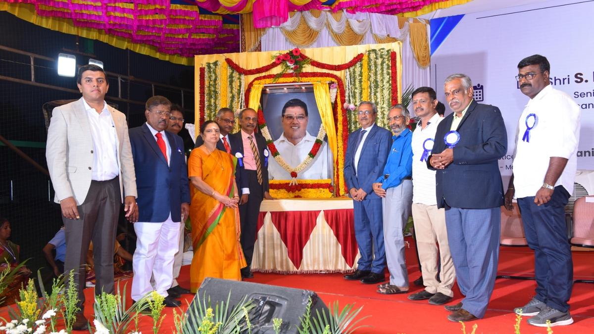 Legal luminaries pay tribute to Kunjithapatham - The Hindu