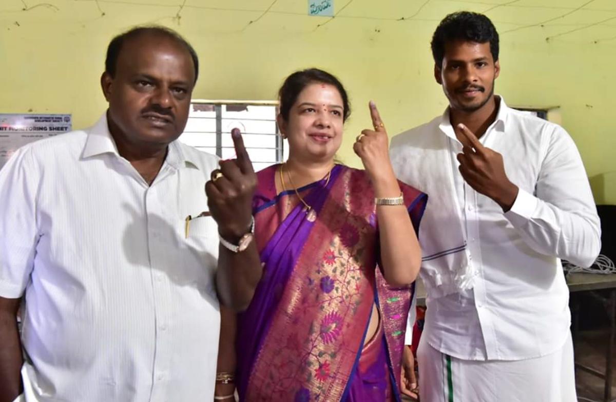 Nikhil Kumaraswamy: Scion of Gowda clan hopes to break out of ...