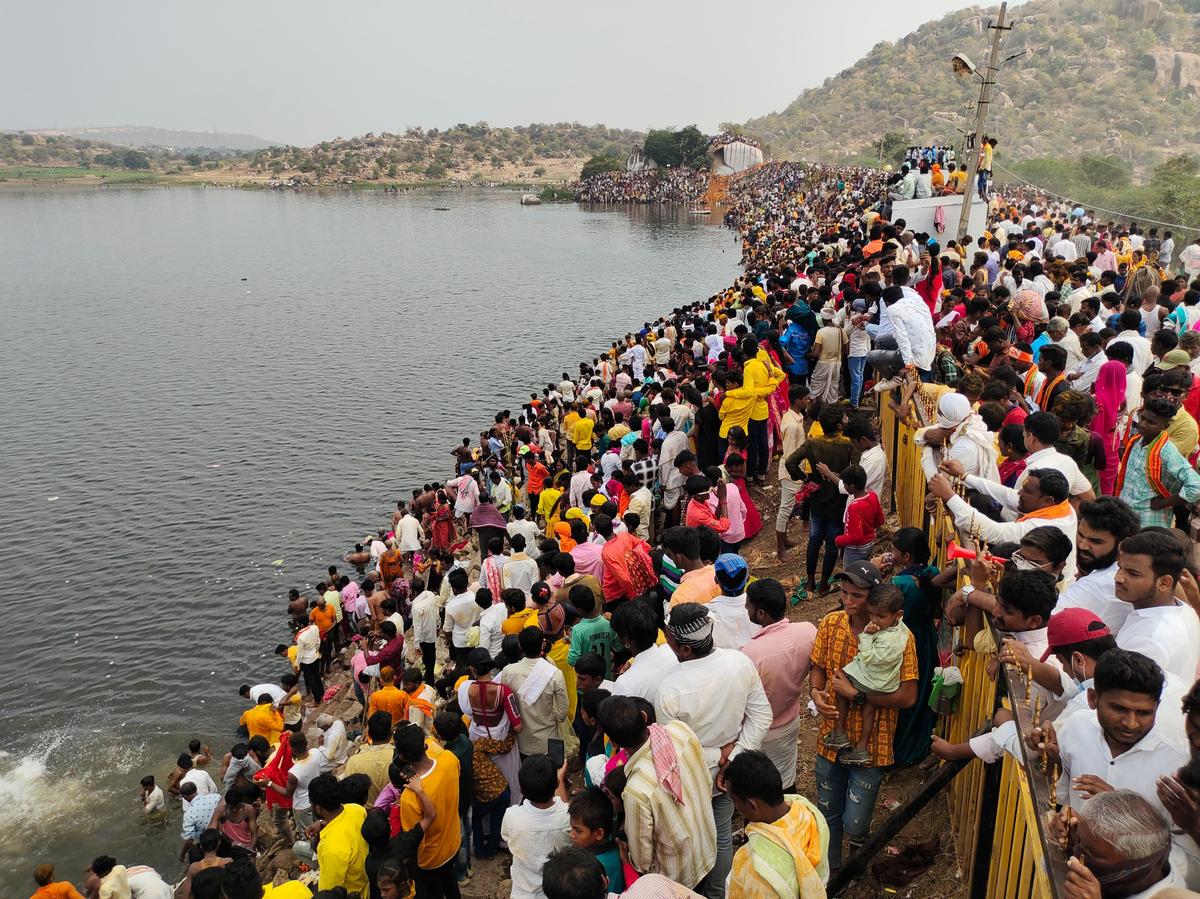 Pallakki procession marks annual fair in Mailapur - The Hindu