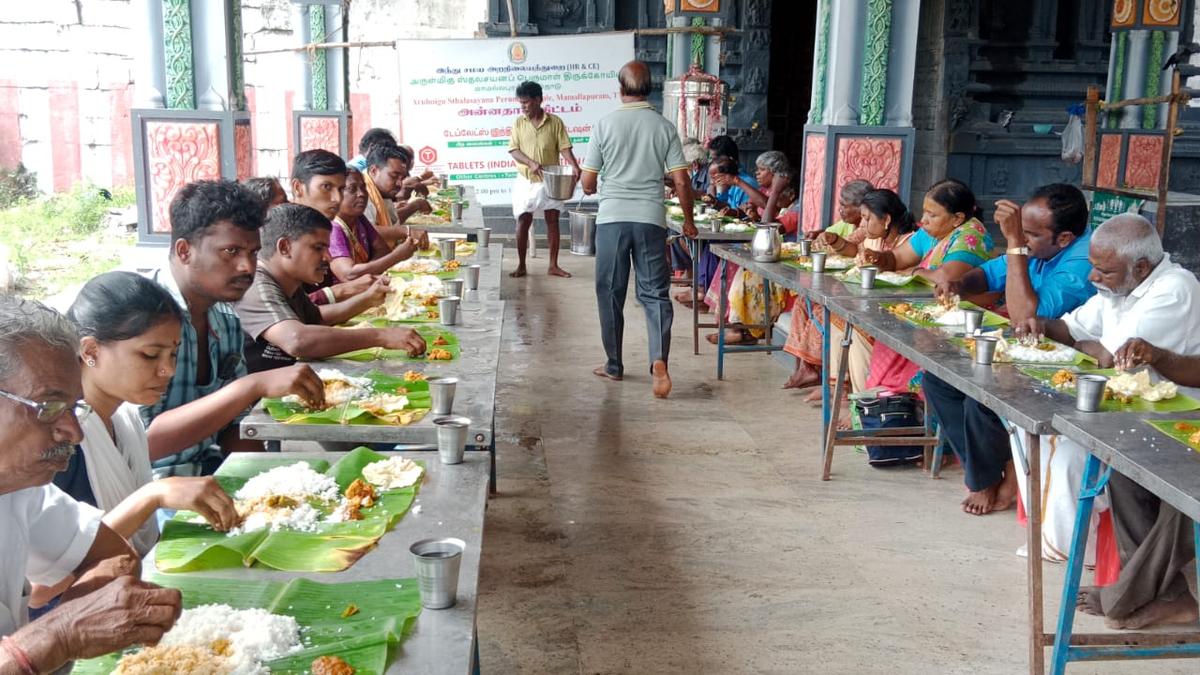An initiative to feed the hungry - The Hindu
