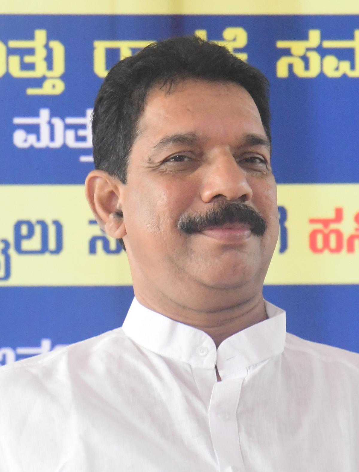 Karnataka Lok Sabha polls: With Kateel out of race, will Puthila ...