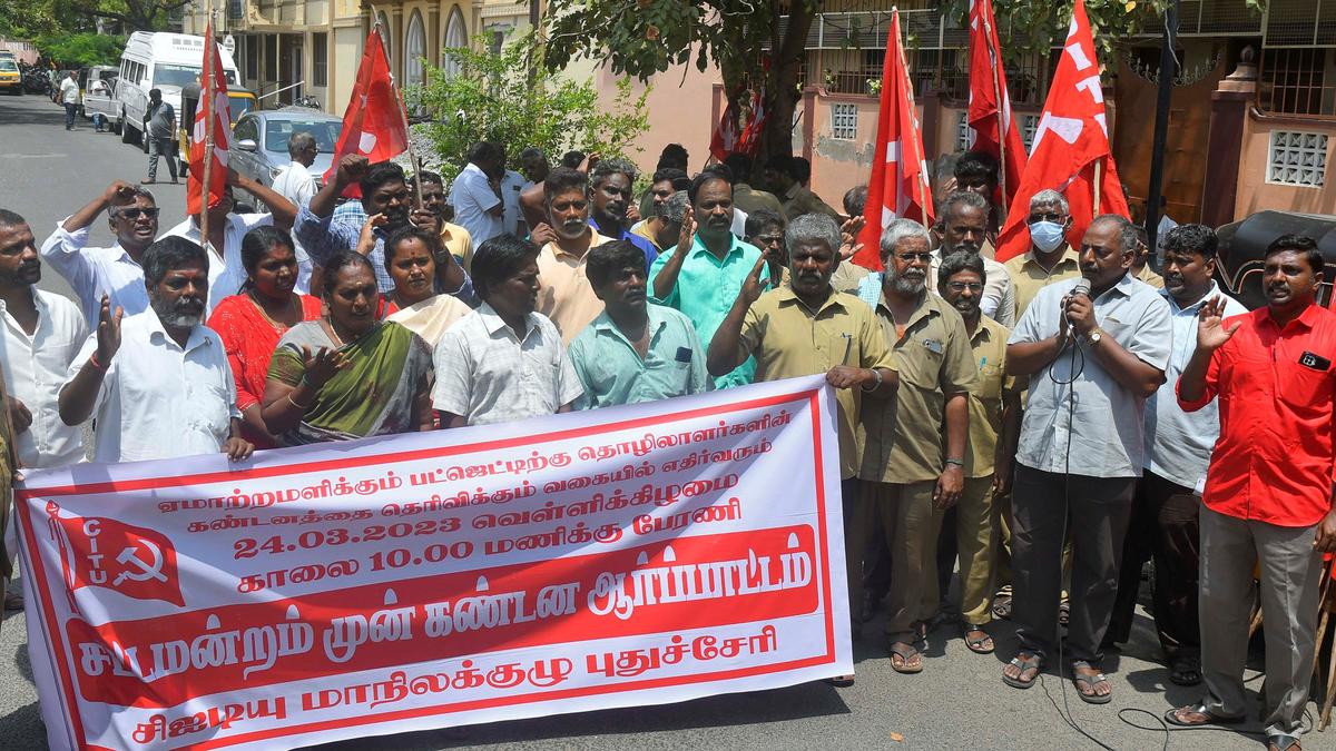 CITU stages protest against neglect of labour welfare in U.T. - The Hindu