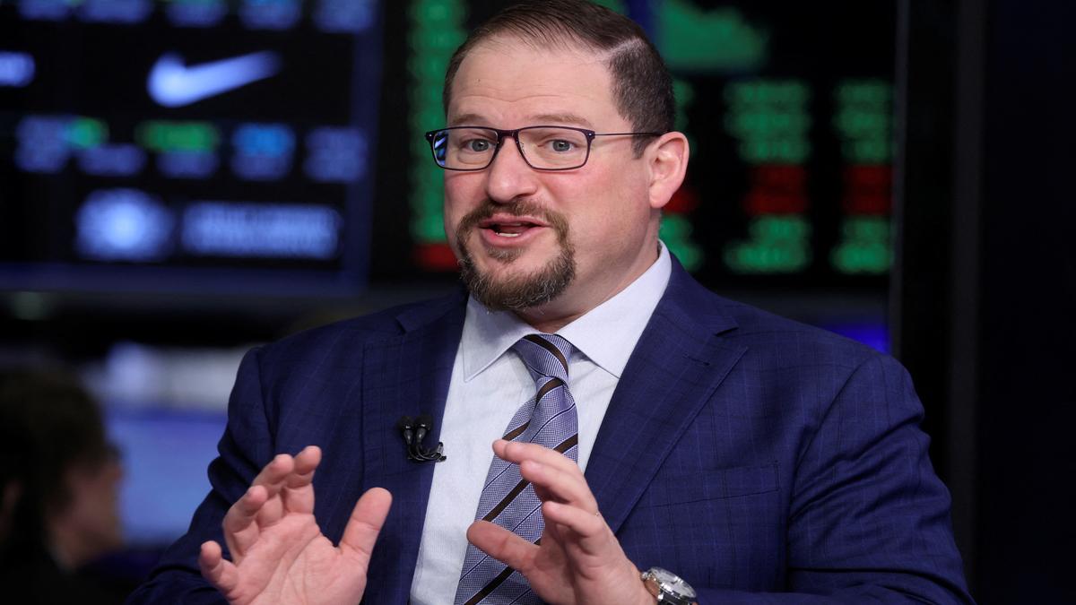 Qualcomm CEO sees growth in high-end phones even if economy slows - The ...