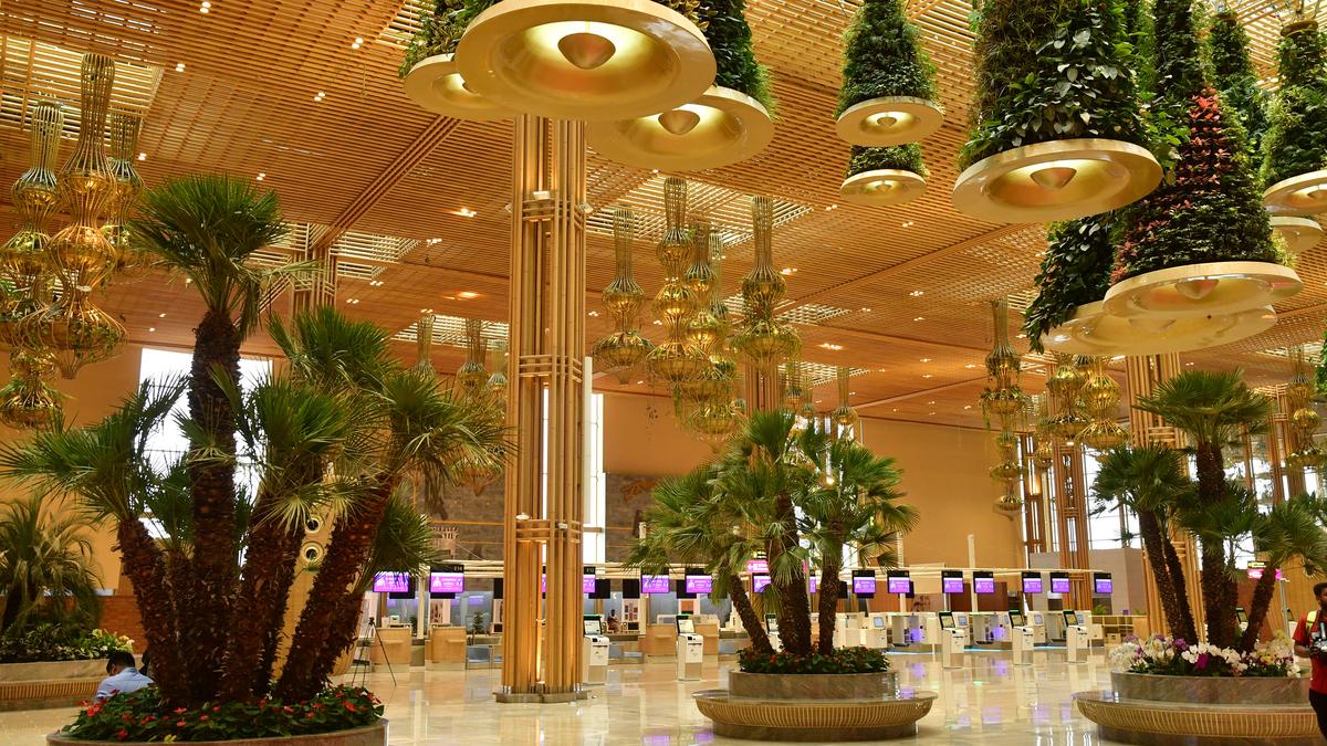 Art walkthrough at Kempegowda International Airport Terminal-2 - The Hindu