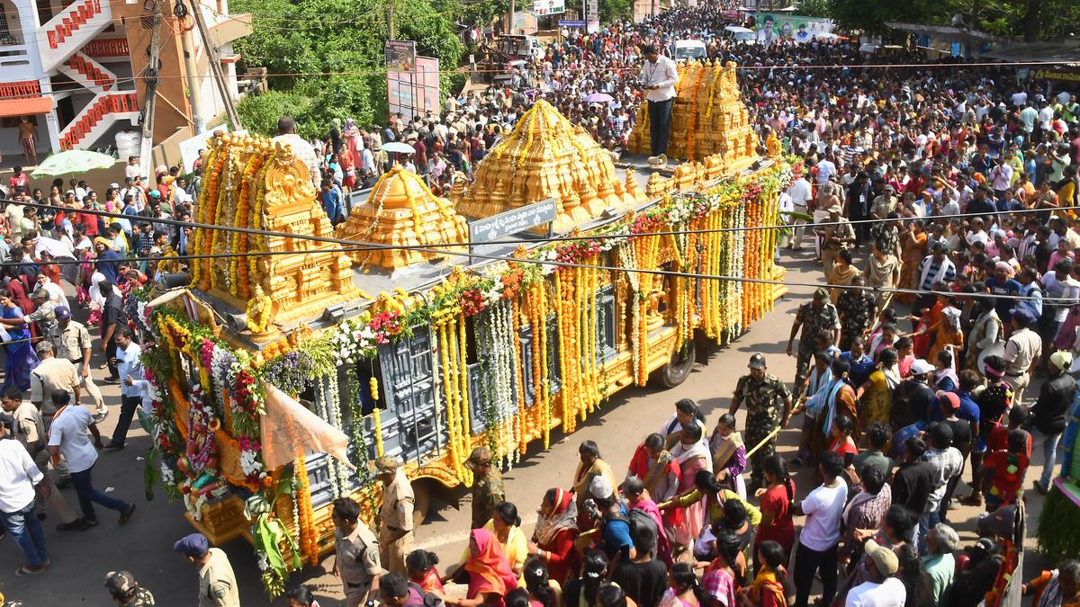 ‘Giri Pradakshina’ draws a sea of devotees to Visakhapatnam - The Hindu