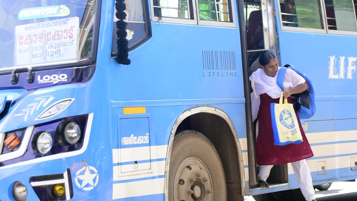 Use of worn-out tyres in private buses in Kozhikode poses a safety threat - The Hindu