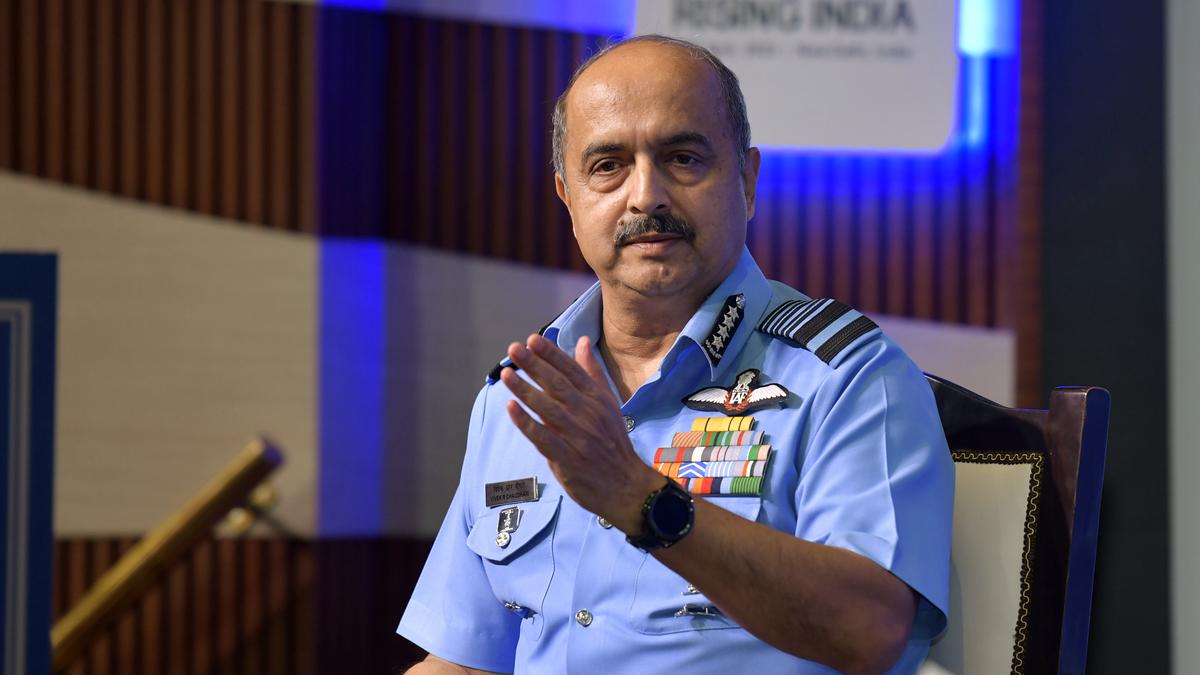 IAF chief meets Sri Lanka's top military leaders, exchange views on ...