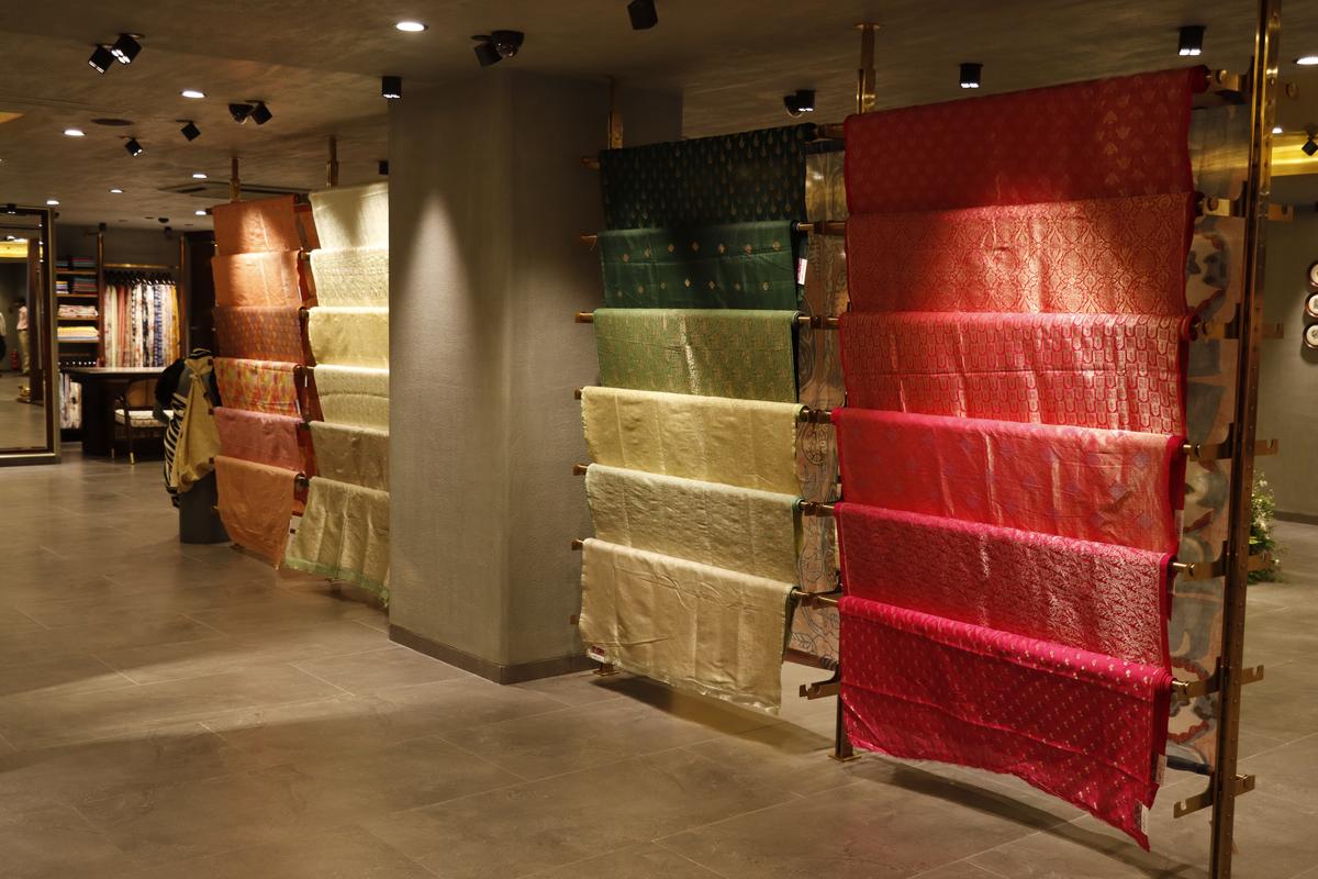 Mavuris flagship store in Jubilee Hills attracts the saree aficionados ...