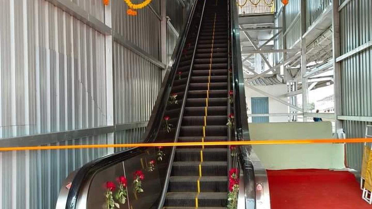 Escalators thrown open for public use at Koppal Railway Station - The Hindu