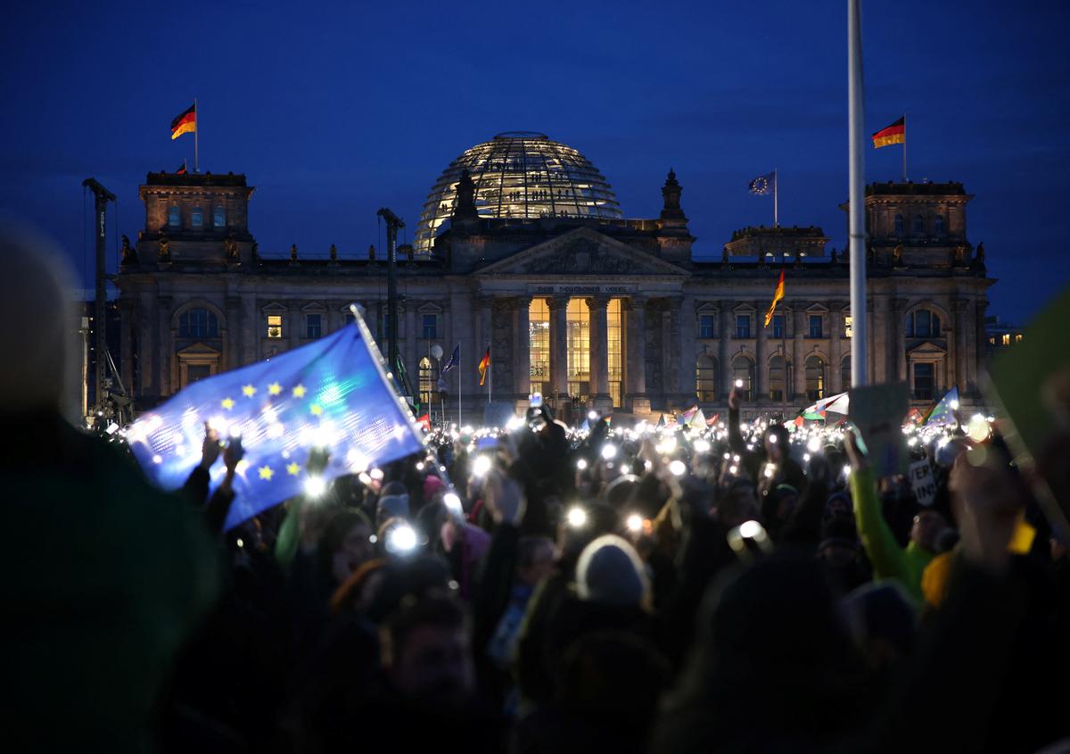 2024-01-21T195616Z_1424923108_RC2GM5A8TDJV_RTRMADP_3_GERMANY-POLITICS ...
