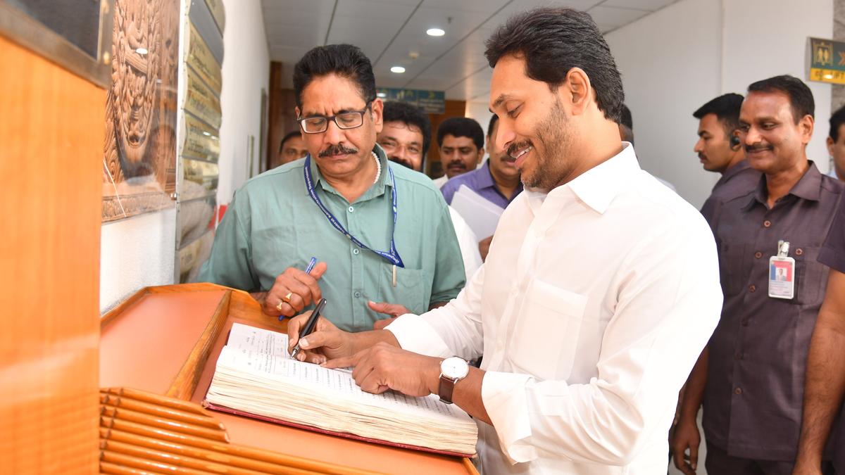 Andhra Pradesh Cabinet approves welfare calendar for November - The Hindu