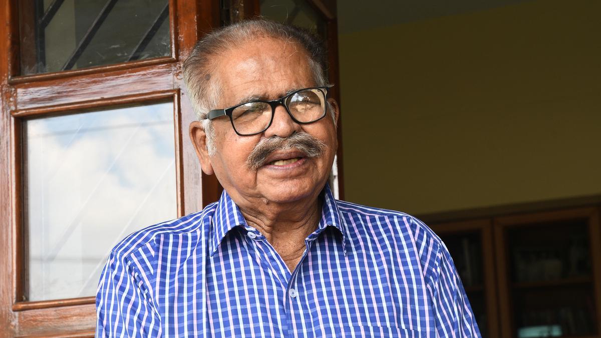 Prominent artist and writer Manohar Devadoss no more - The Hindu