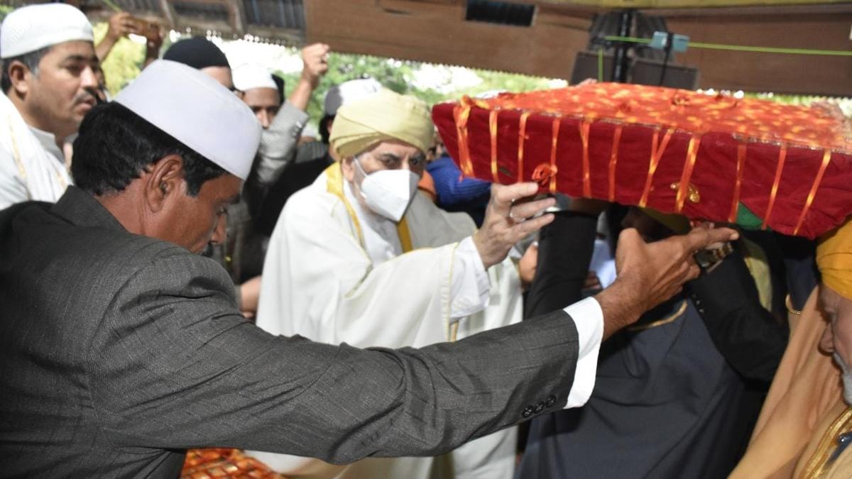Sandal rituals mark Banda Nawaz Urs - The Hindu