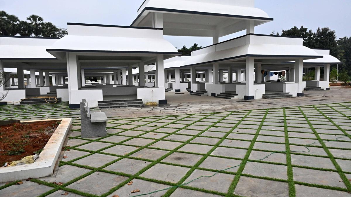 ‘Tharpana Mandapam’ at Perur padithurai lying in disuse - The Hindu