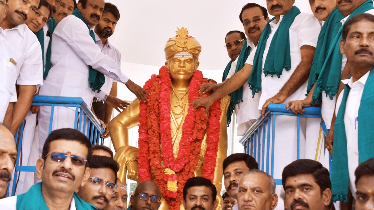 Tributes paid to Kalingarayan as the canal in Erode turns 741 - The Hindu