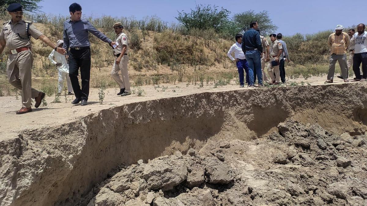 Three dead, four seriously injured in mudslide in Gurugram - The Hindu