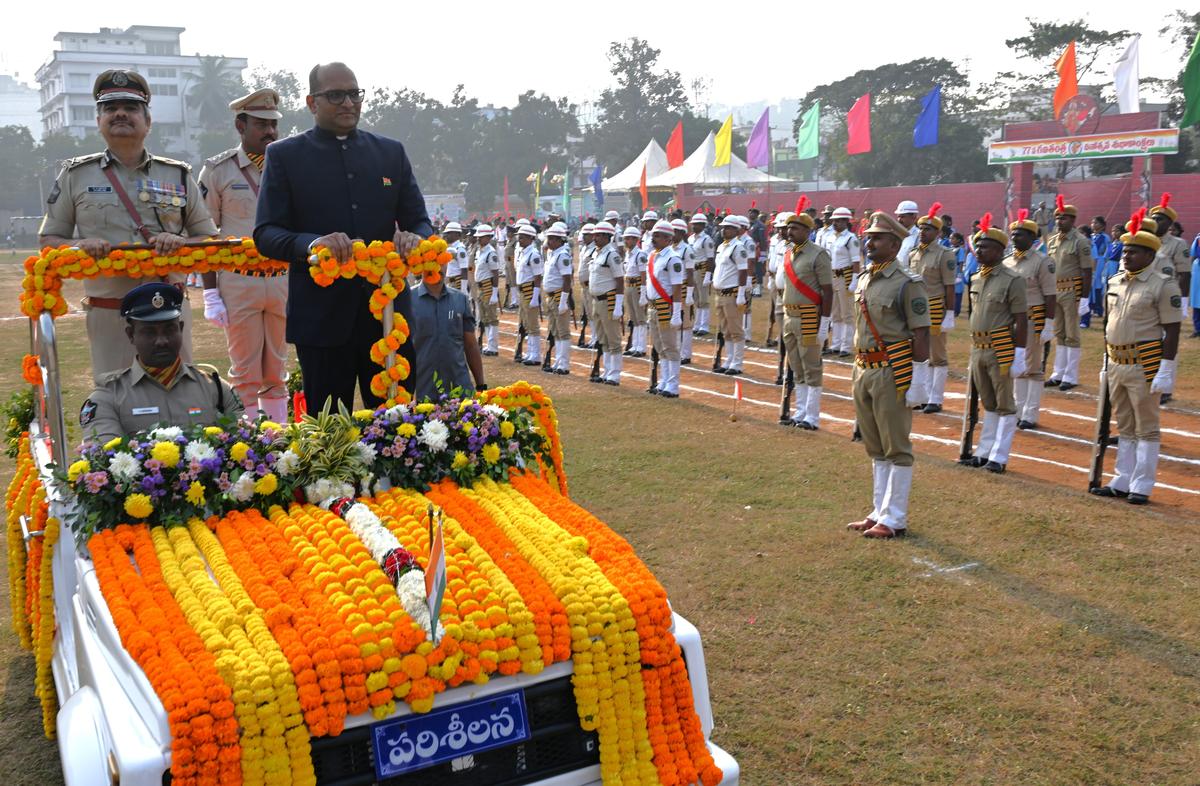 Vizag, Anakapalli & ASR districts drenched in Tricolor wave with 77 R ...